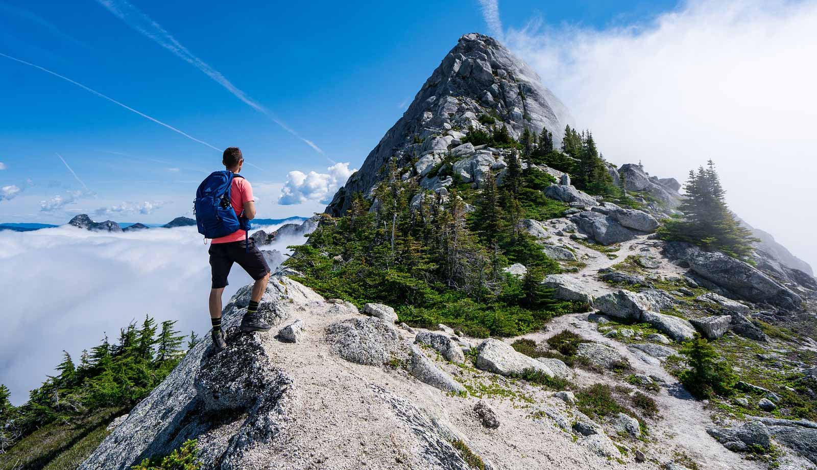 8 Tips to Remember When You Want to Hike Alone - mightcontainnuts.com